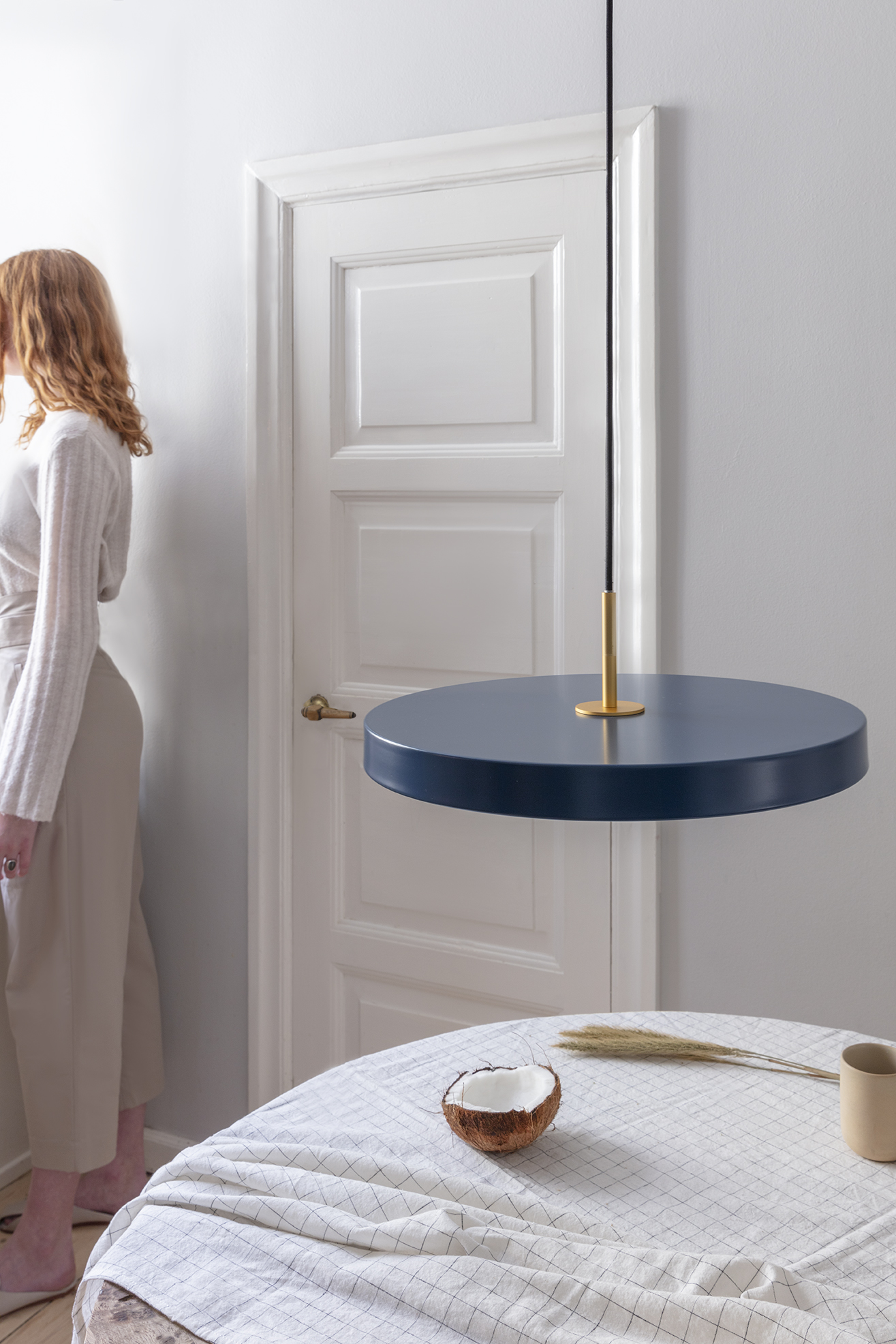 Lustra LED design scandinav Asteria mini - petrol blue/ auriu